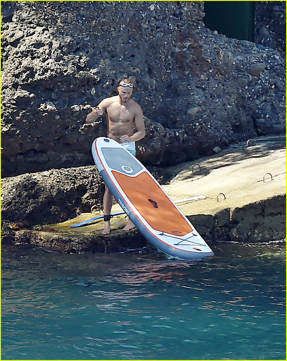 Alexander Ludwig Bares His Hot Body in Italy! | Photo 995183 - Photo ...
