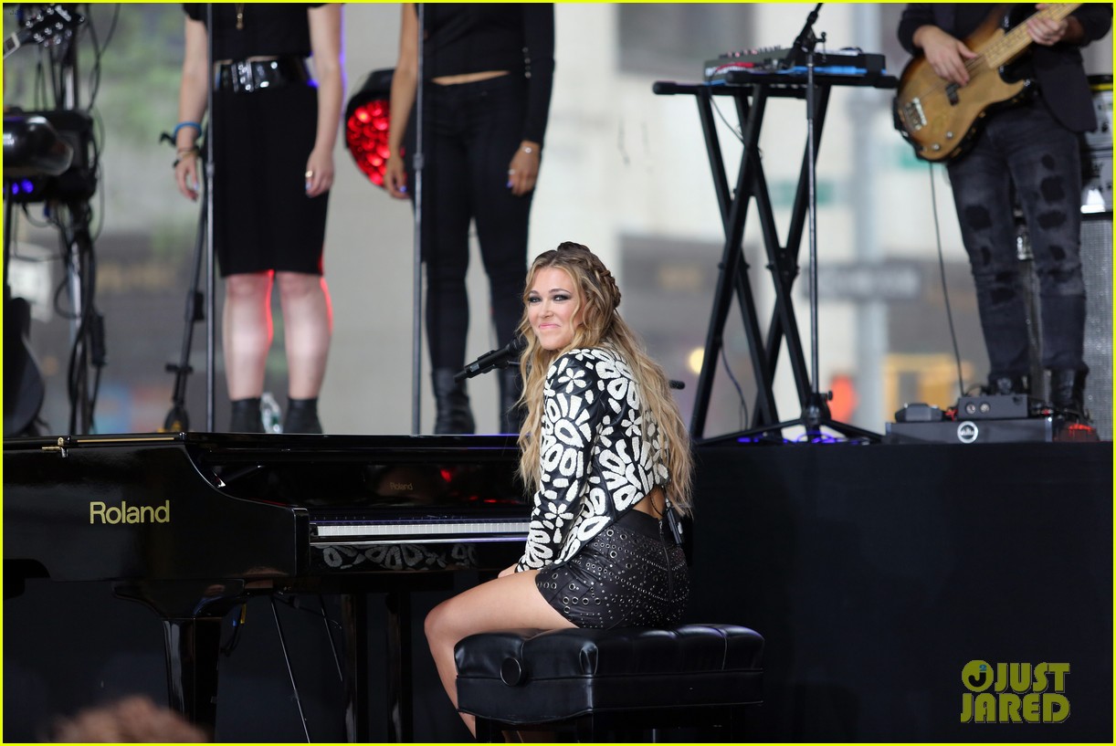 Rachel Platten Performs 'Better Place' & More for 'Today Show' Concert ...