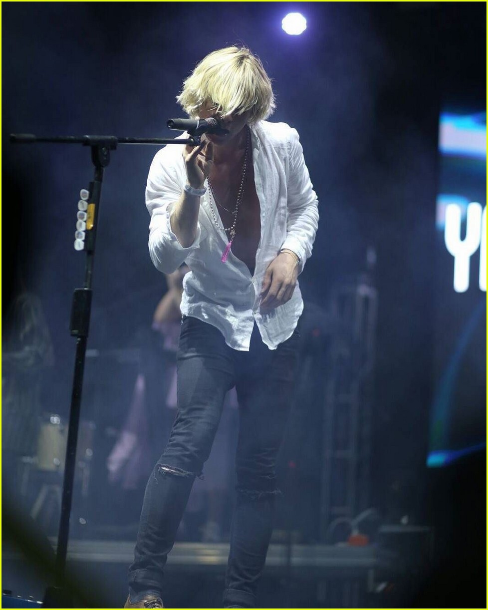 R5 Go Tubing & Ziplining Ahead Of Jamaican Concert - Watch The Fun Vid ...