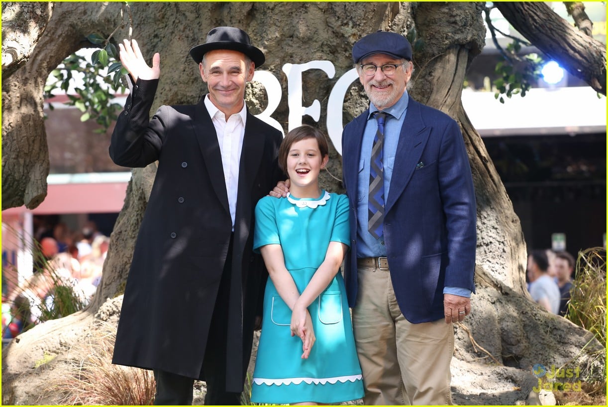Ruby Barnhill Calls Steven Spielberg A Good Friend Ahead of 'The BFG ...