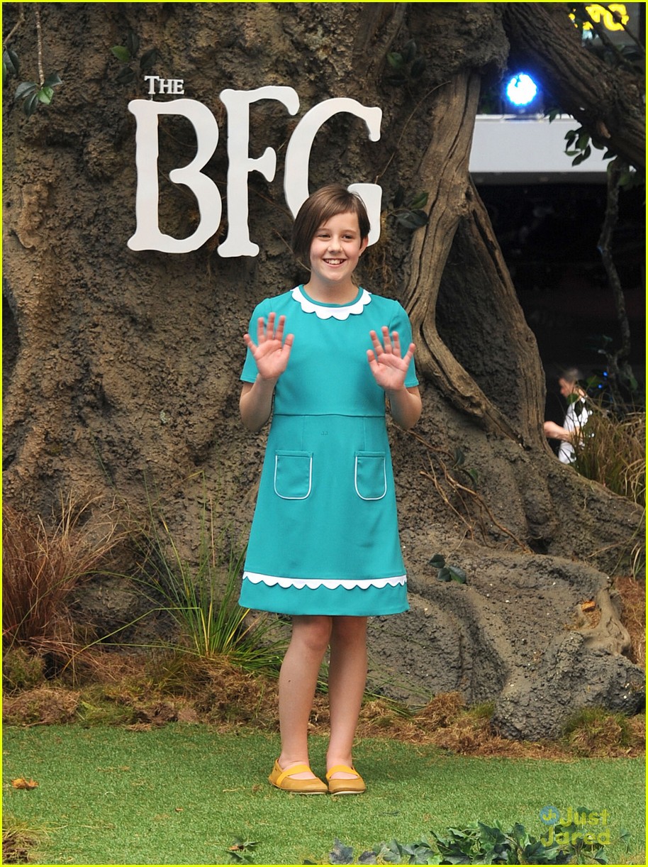 Ruby Barnhill Calls Steven Spielberg A Good Friend Ahead of 'The BFG ...