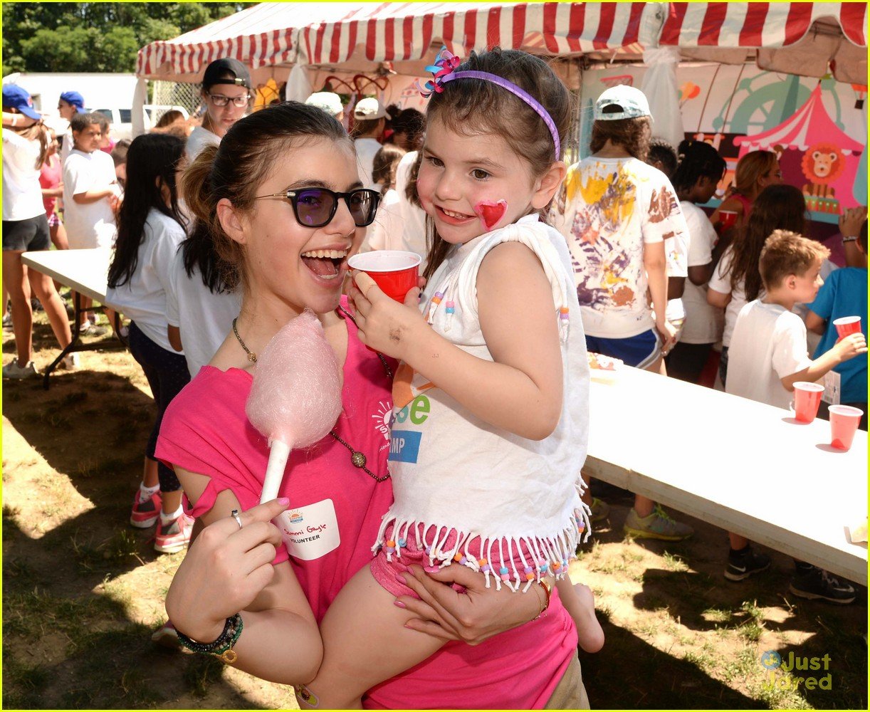 Sami Gayle Has Summer Fun With Kids at Sunrise Day Camp Carnival ...
