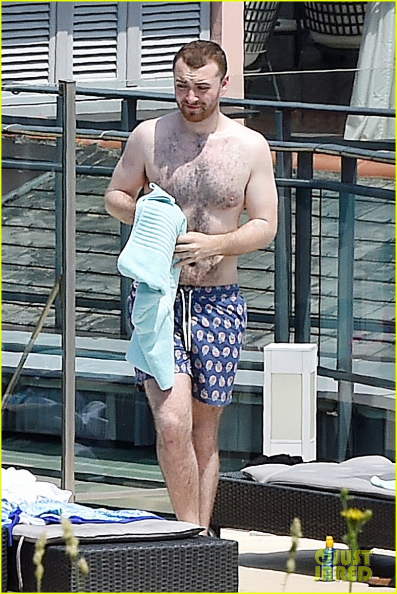 Sam Smith Soaks Up the Warm Weather While on Vacation! | Photo 992909 ...