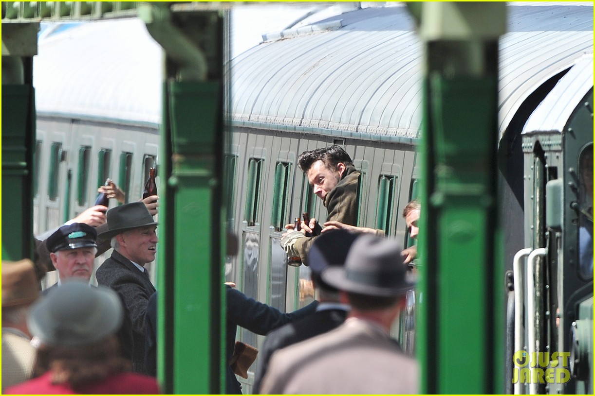 Harry Styles Continues Filming 'Dunkirk' on One Direction Hiatus ...