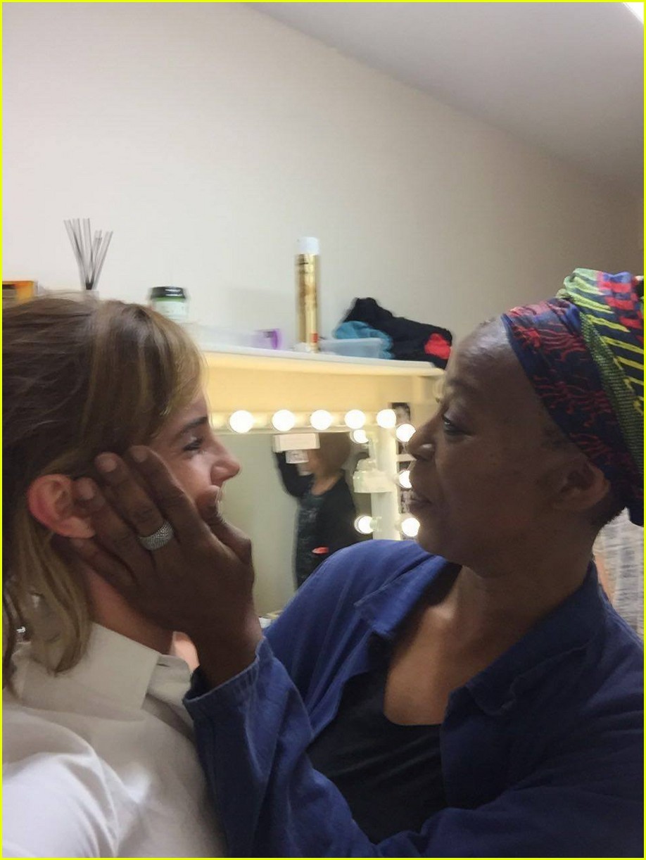 Emma Watson Sees 'Cursed Child,' Writes Rave Review! | Photo 993113 ...