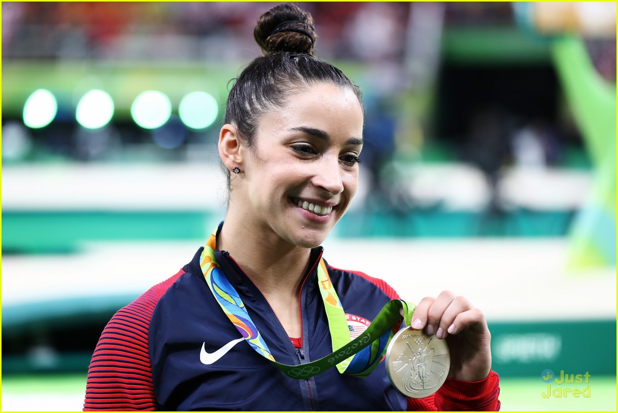 Aly Raisman's Reaction To Winning Silver All-Around Medal in Rio Is The ...