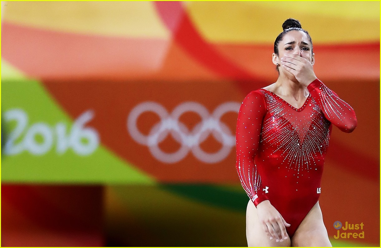 Aly Raisman's Reaction To Winning Silver All-Around Medal in Rio Is The ...