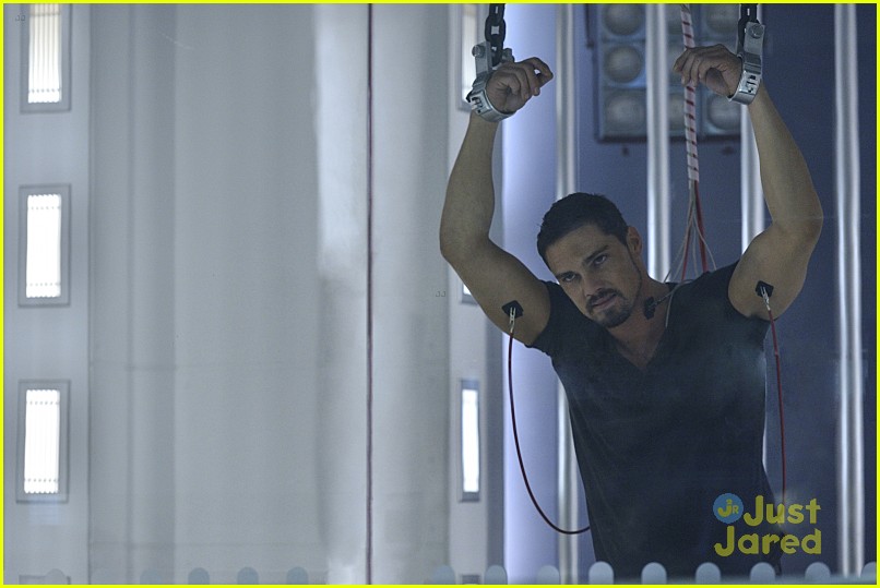 What Type Of Beast Is Vincent? Find Out Tonight on 'Beauty & The Beast ...