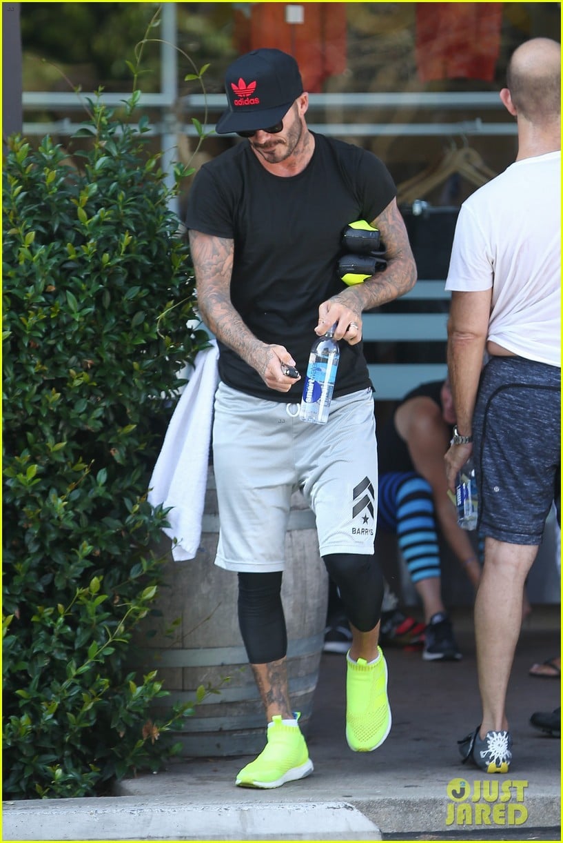 Brooklyn Beckham Grabs an Afternoon Smoothie with Dad David! | Photo ...