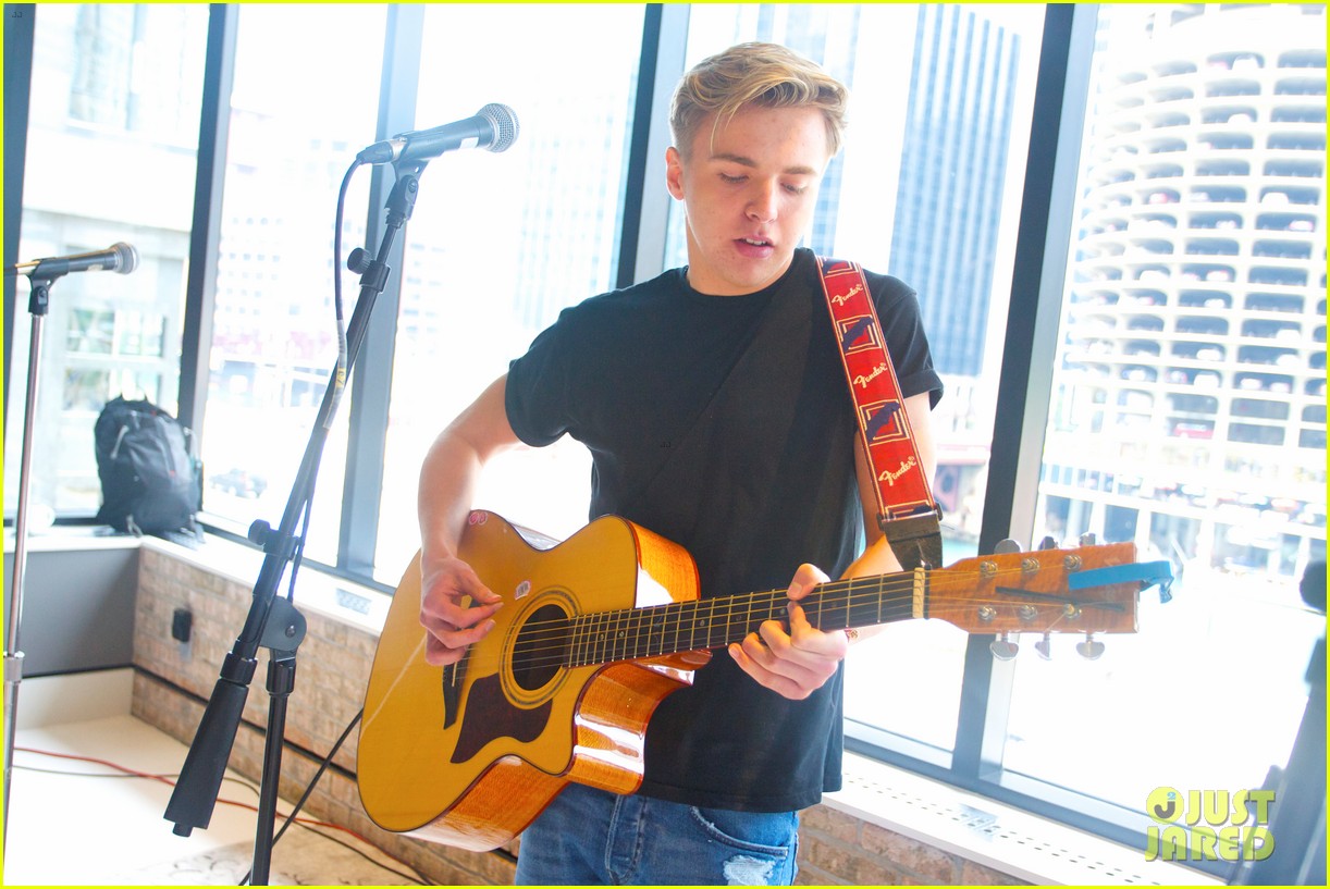 James Bell X Performs Special Chicago Show for Lollapalooza Weekend ...