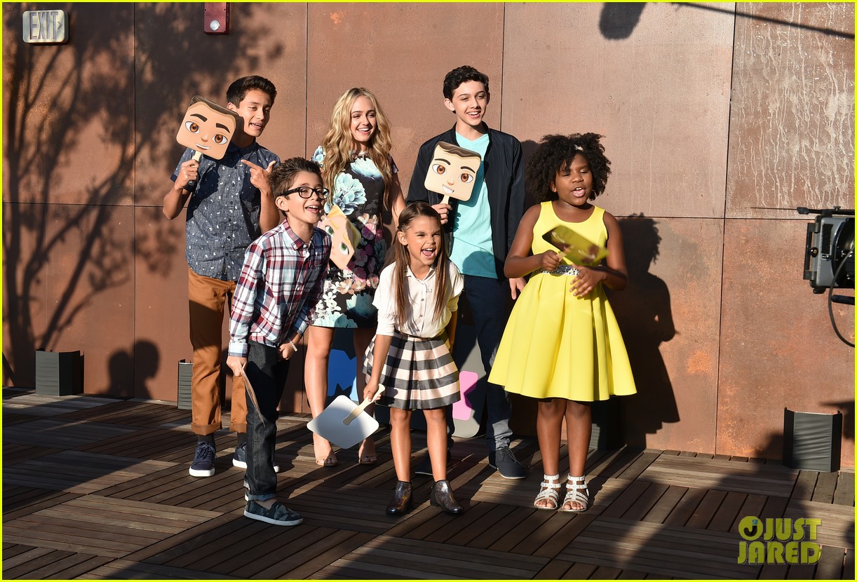 Landry Bender, Sophie Reynolds, & More Celebrate Disney Mix's Launch ...