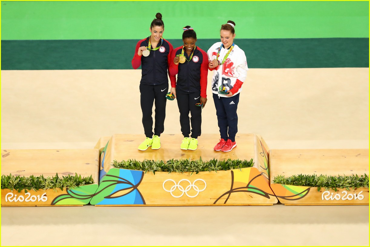 Simone Biles & Aly Raisman Take the Top Spots During Gymnastics Floor ...