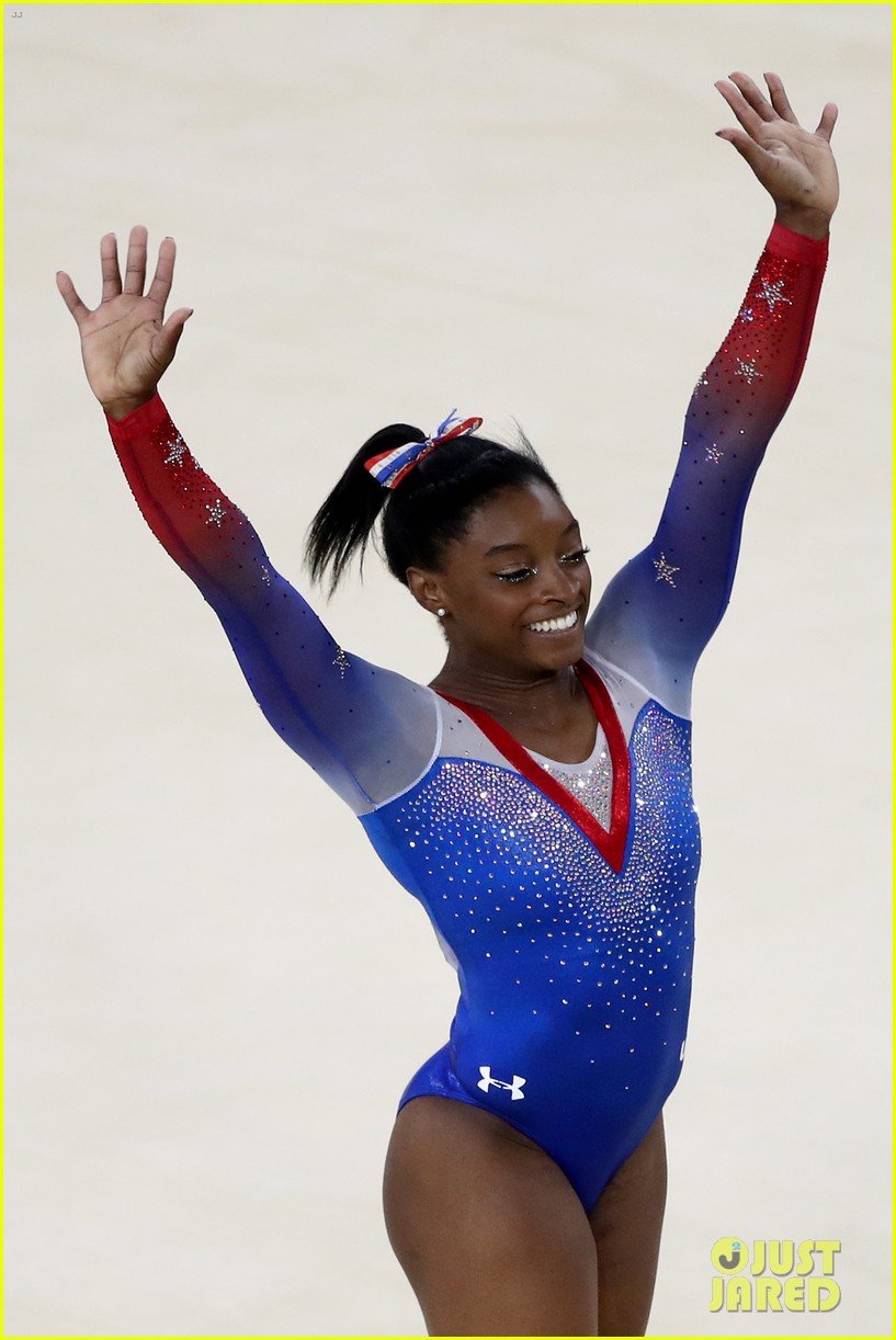Full Sized Photo of watch simone biles aly raisman floor routines 08 ...