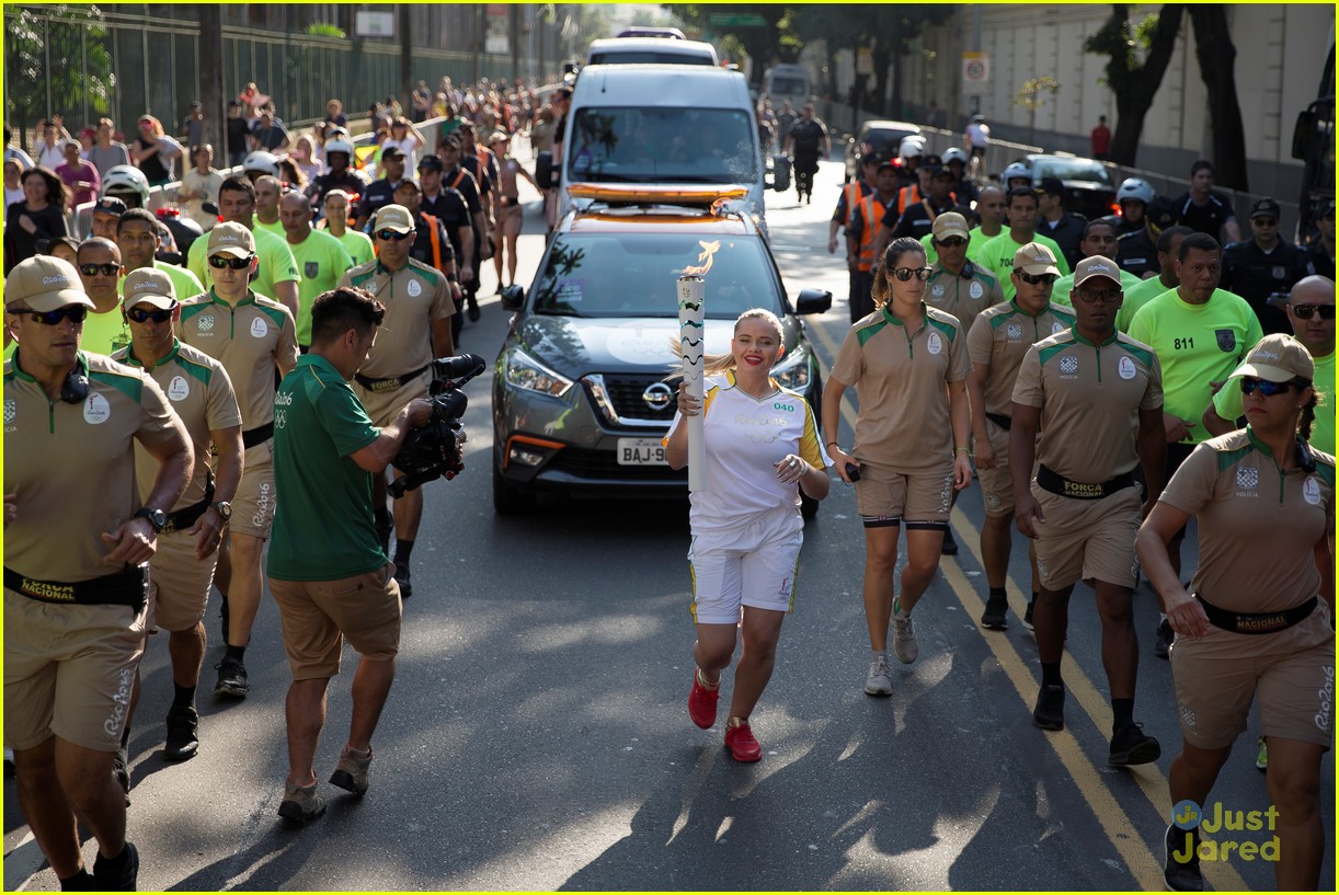 Cody Simpson Runs Olympic Torch Relay with Sister Alli in Rio | Photo ...
