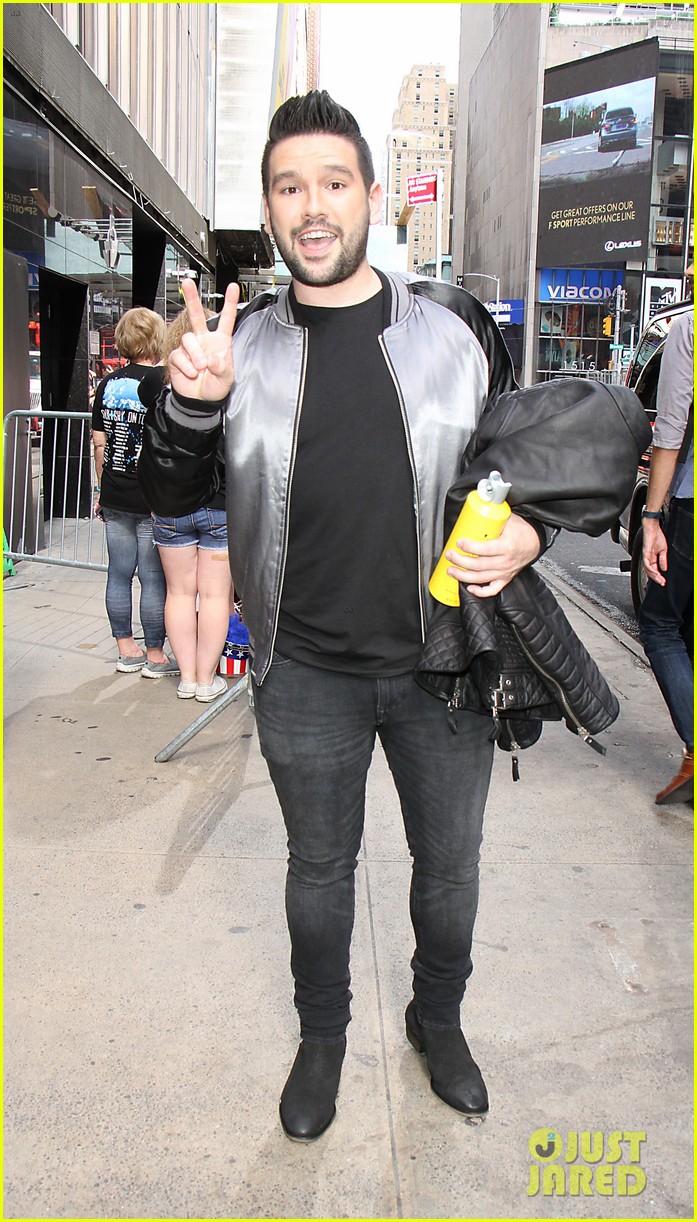 Dan & Shay Perform 'The World's Greatest' on 'GMA' - Watch Now! | Photo ...