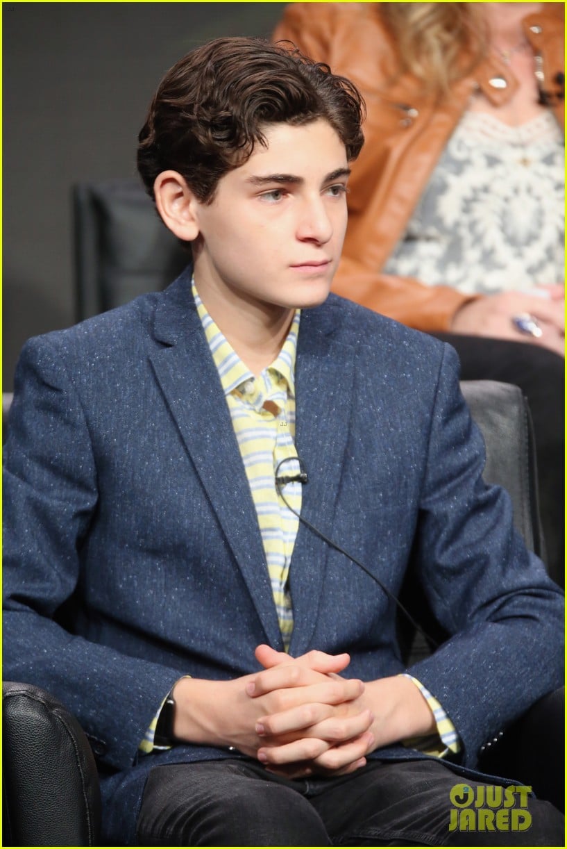 'Gotham' Stars David Mazouz & Camren Bicondova Hit Up TCA 2016 | Photo ...