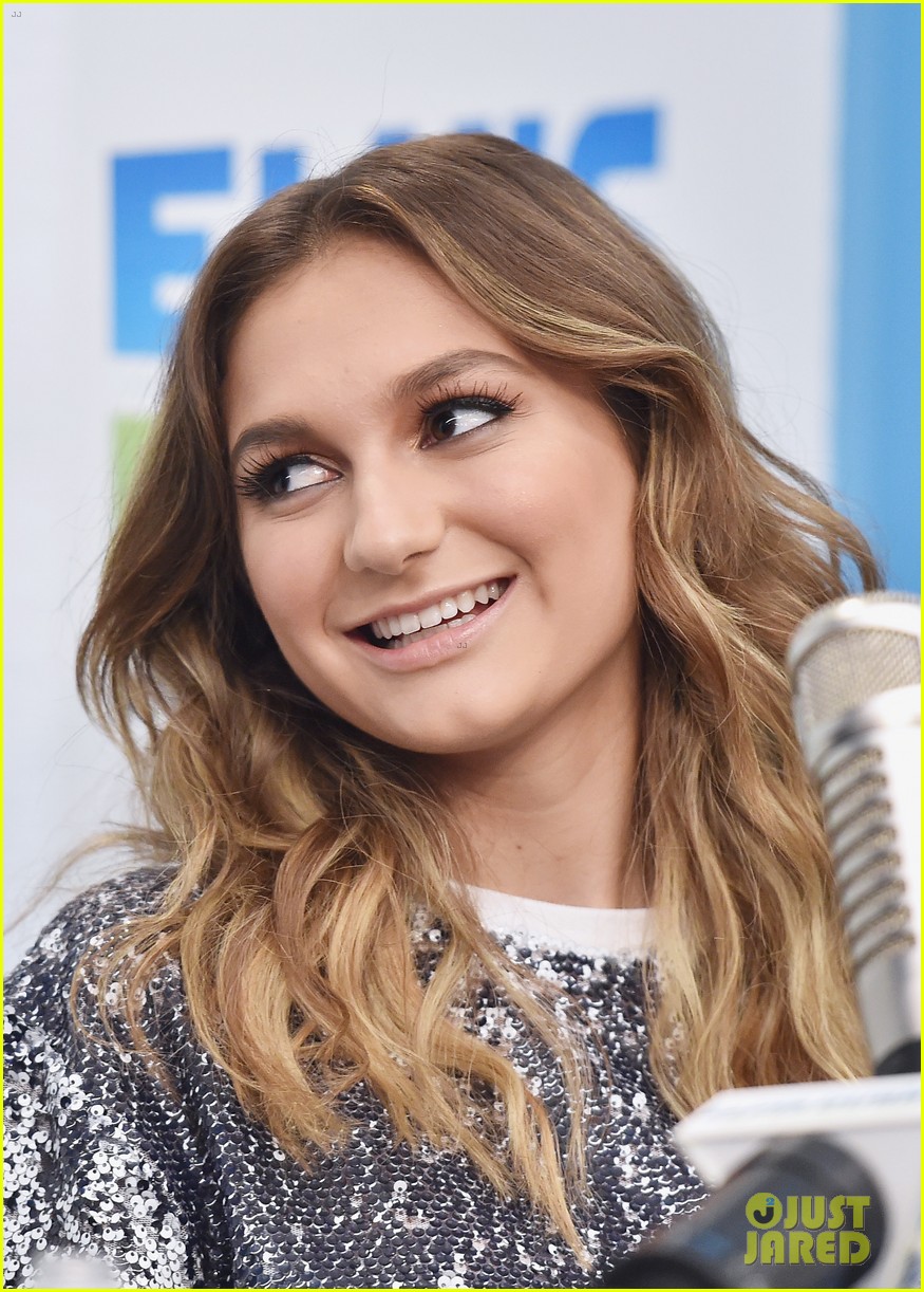 Daya is a Glitter Beauty for NYC Promo | Photo 1011455 - Photo Gallery ...