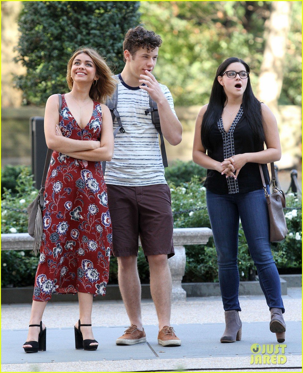 Sarah Hyland, Ariel Winter & Nolan Gould Head to NYC For 'Modern Family' | Photo 1015904 - Photo ...