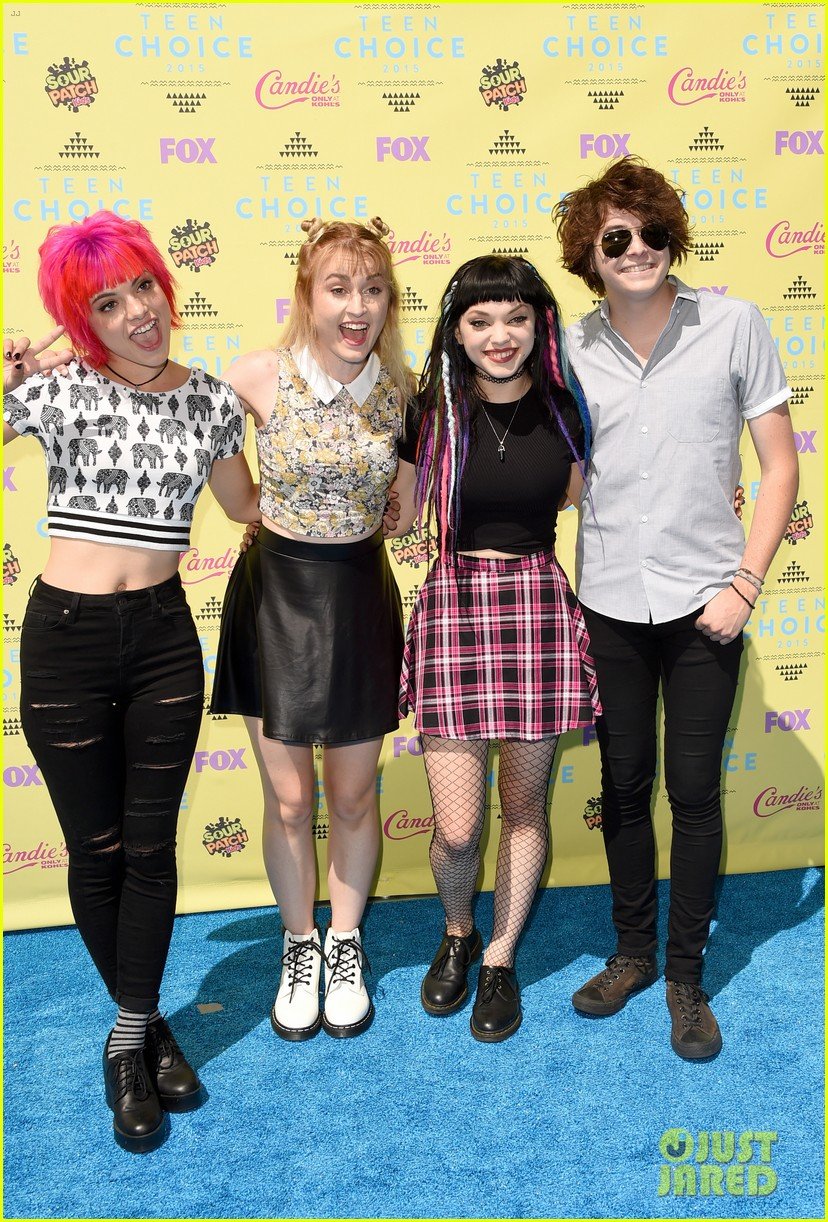 Forever in Your Mind & Hey Violet Hit the Teen Choice Awards 2016 ...
