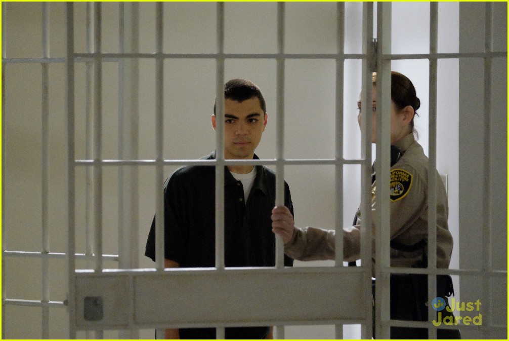 Jesus Gets Injured On Tonight's 'The Fosters' | Photo 1007294 - Photo ...