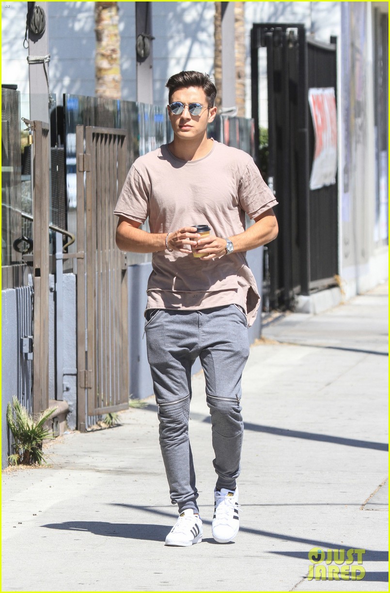 Vine Star Gabriel Conte Gets His Makeup Done by Girlfriend Jess Bauer ...