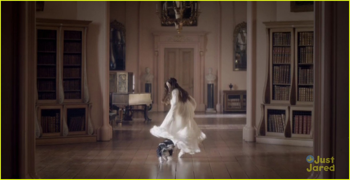 Full Sized Photo of jenna coleman victoria clip queen watch 03 | Jenna ...