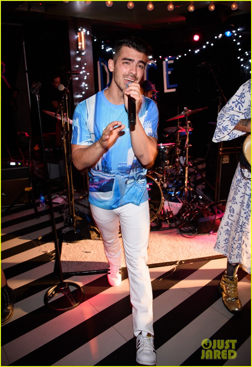 Joe Jonas & DNCE Celebrate One Year Anniversary As a Band! | Photo ...