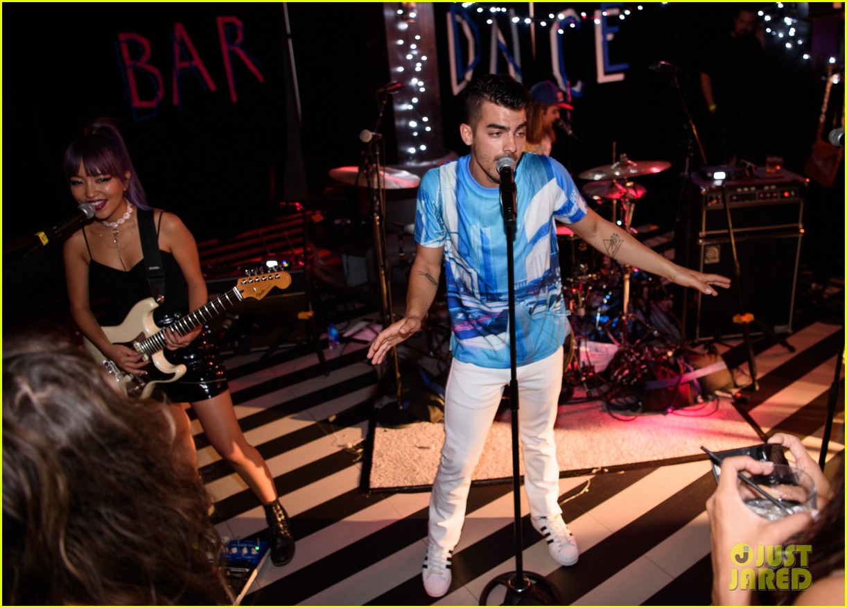 Joe Jonas & DNCE Celebrate One Year Anniversary As a Band! | Photo ...