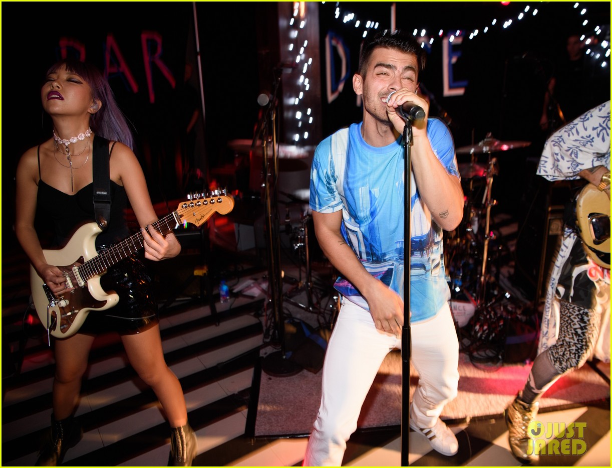 Joe Jonas & DNCE Celebrate One Year Anniversary As a Band! | Photo ...