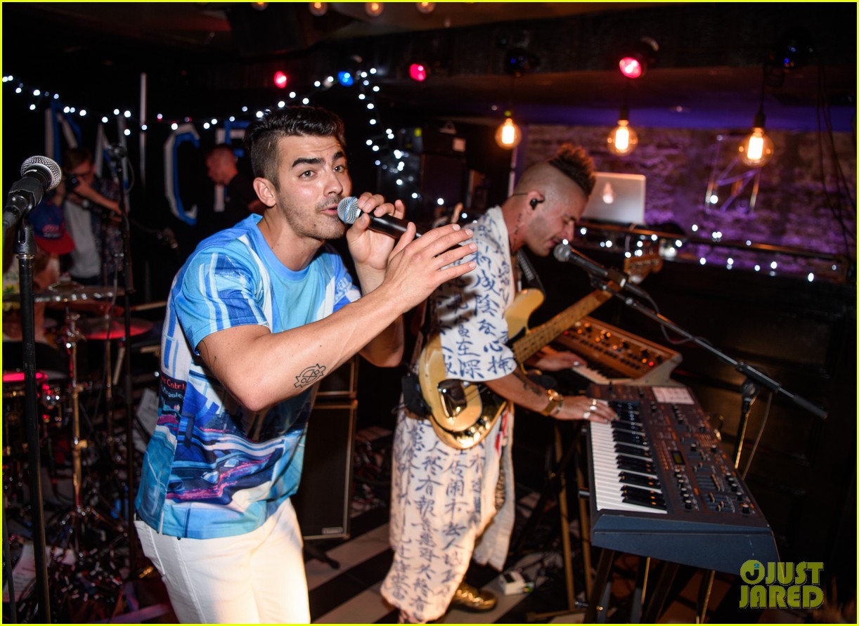 Joe Jonas & DNCE Celebrate One Year Anniversary As a Band! | Photo ...