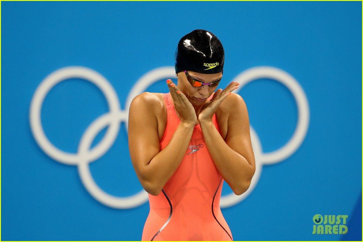 Swimmer Lilly King's Finger Wag at Yulia Efimova Goes Viral | Photo ...