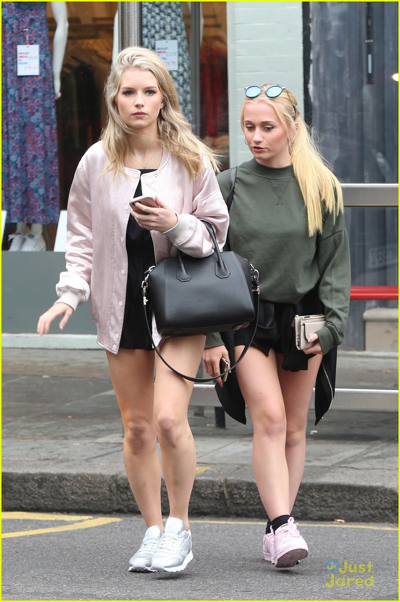 Lottie Moss Reveals The Perks of Modeling in New CNN Style Vid | Photo ...