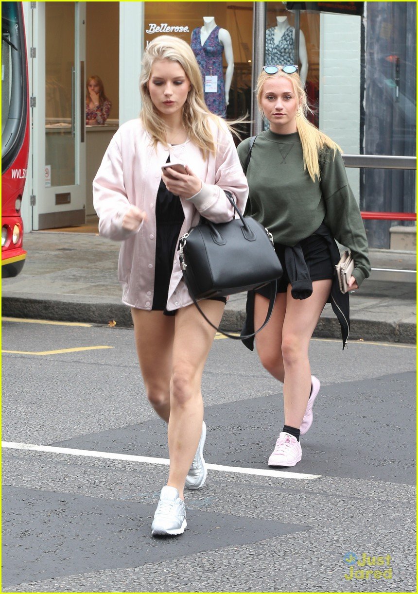 Lottie Moss Reveals The Perks of Modeling in New CNN Style Vid | Photo ...