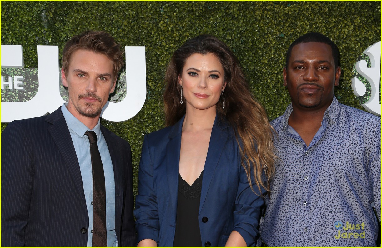 Full Sized Photo of peyton e list frequency cast cbs soiree party 08 ...