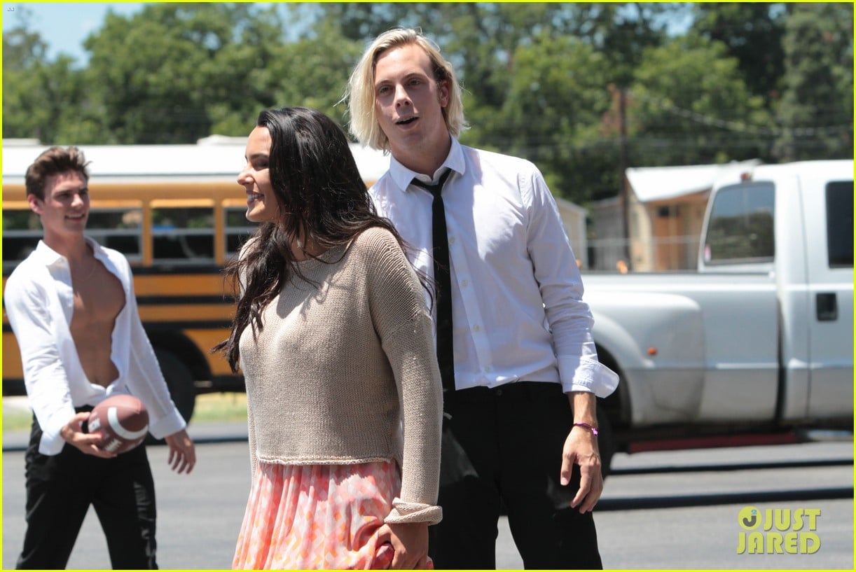 Riker Lynch Goes Shirtless On Colossal Youth Set Photo 1008117 Photo Gallery Just Jared Jr