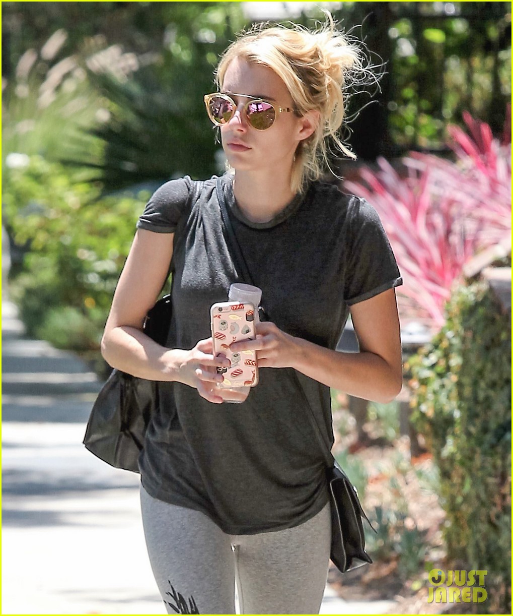 Emma Roberts Posted a New Pic Of Chanel & Chad in 'Scream Queens ...