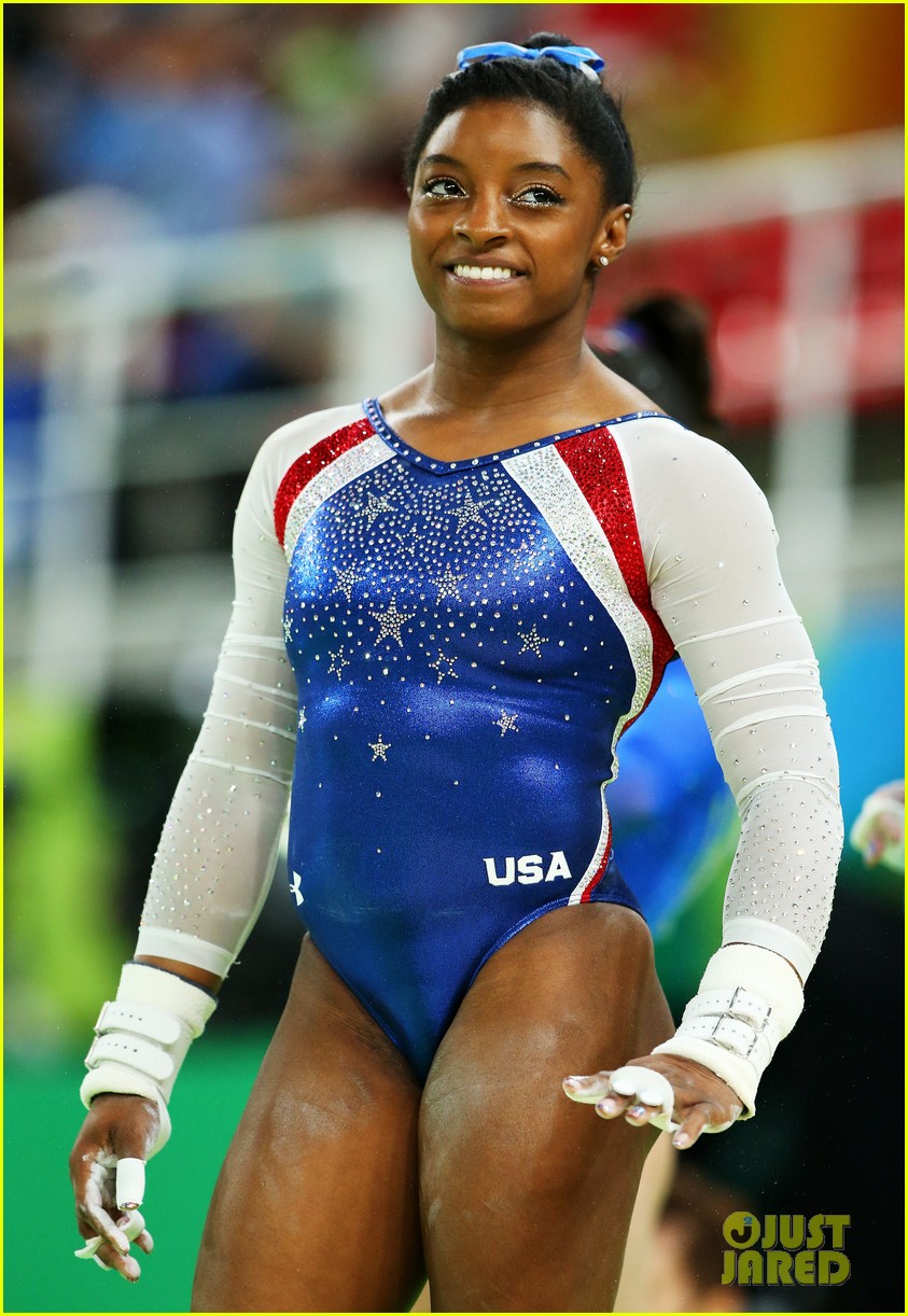Full Sized Photo of simone biles aly raisman aa comp rio 03 | Simone ...
