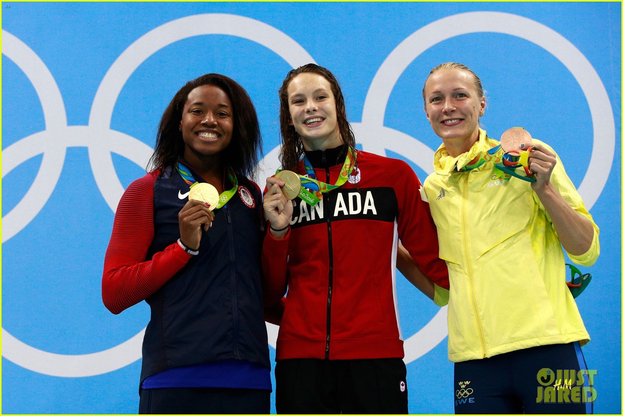 Olympic Gold Medalists Simone Biles & Simone Manuel Smile Wide for Fun ...