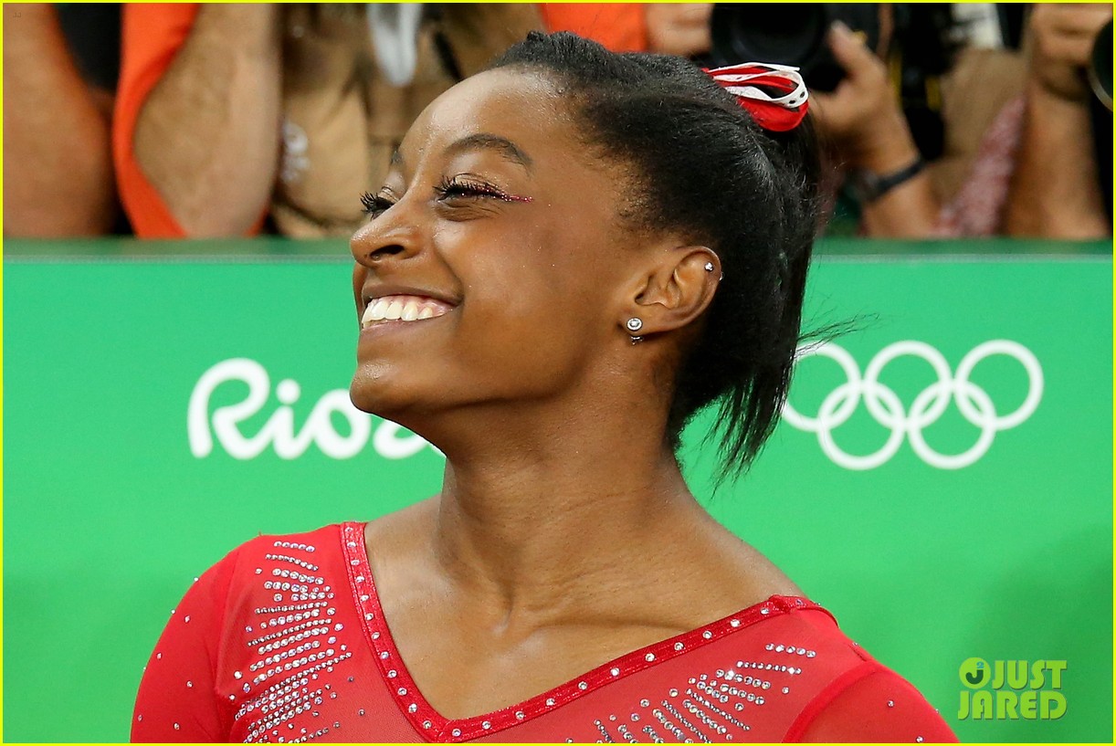 Simone Biles Wins Gold Medal In Vault at Rio Olympics! | Photo 1010286 ...