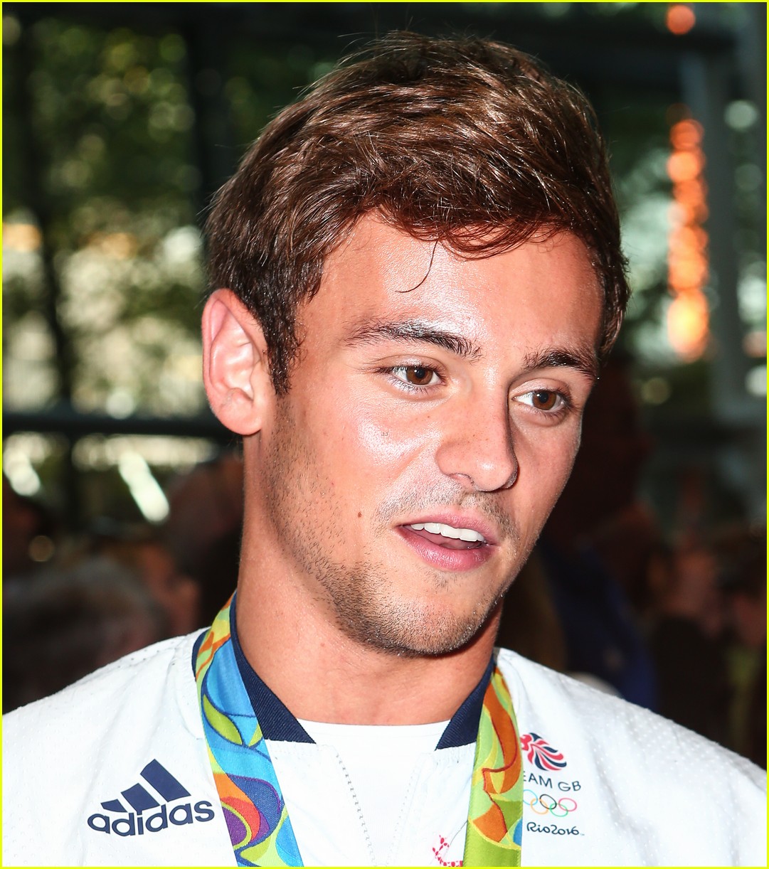 Tom Daley Arrives Back in London After Olympic Games | Photo 1014701 ...