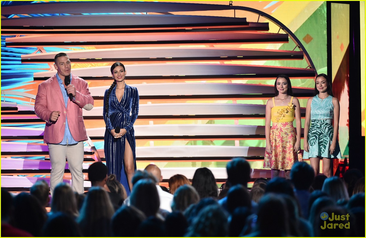 Full Sized Photo of victoria justice stage looks teen choice awards 05 ...