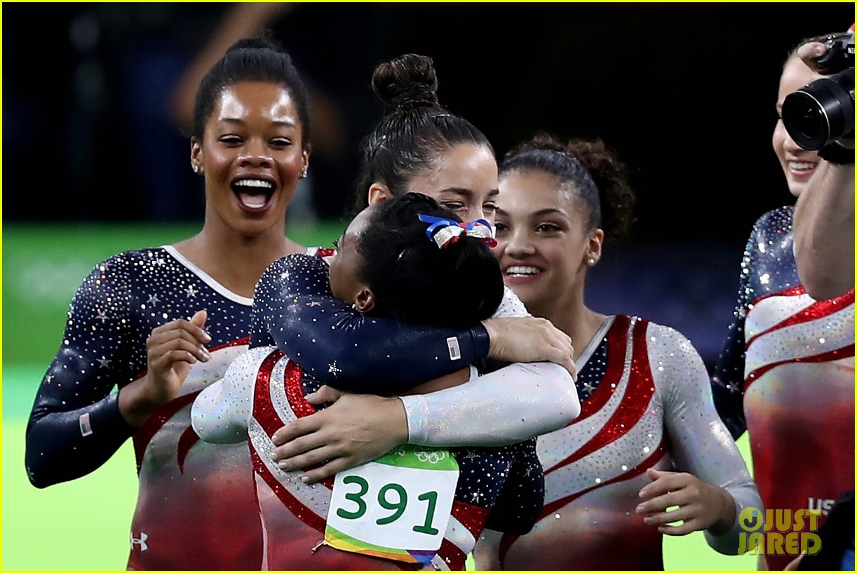 Full Sized Photo Of Usa Womens Gymnastics Team Wins Gold Medal At Rio