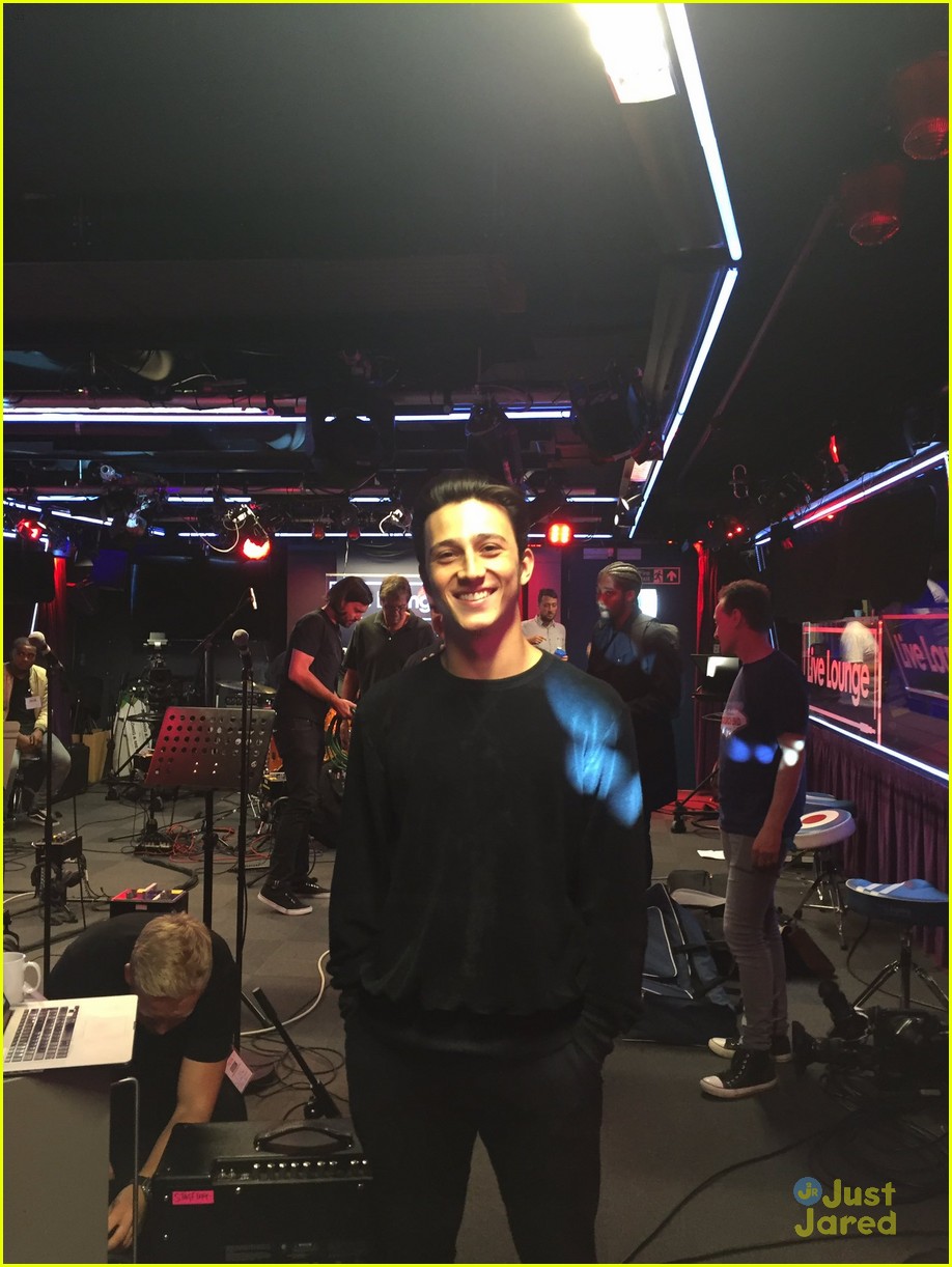 Full Sized Photo of zak able live lounge performance watch here 03 ...