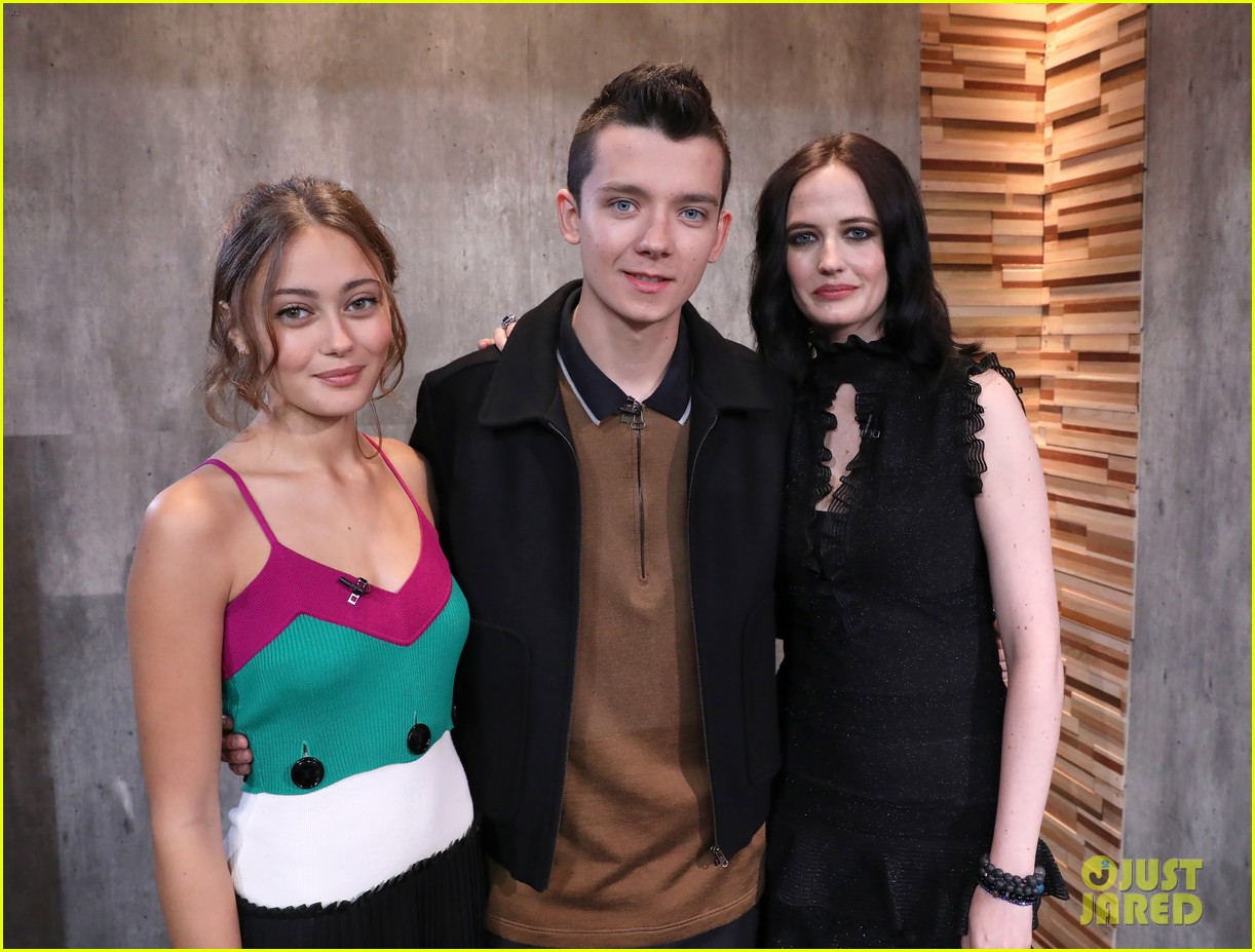 Asa Butterfield Casually Lies on Bed of Nails on 'GMA' - Watch Now ...