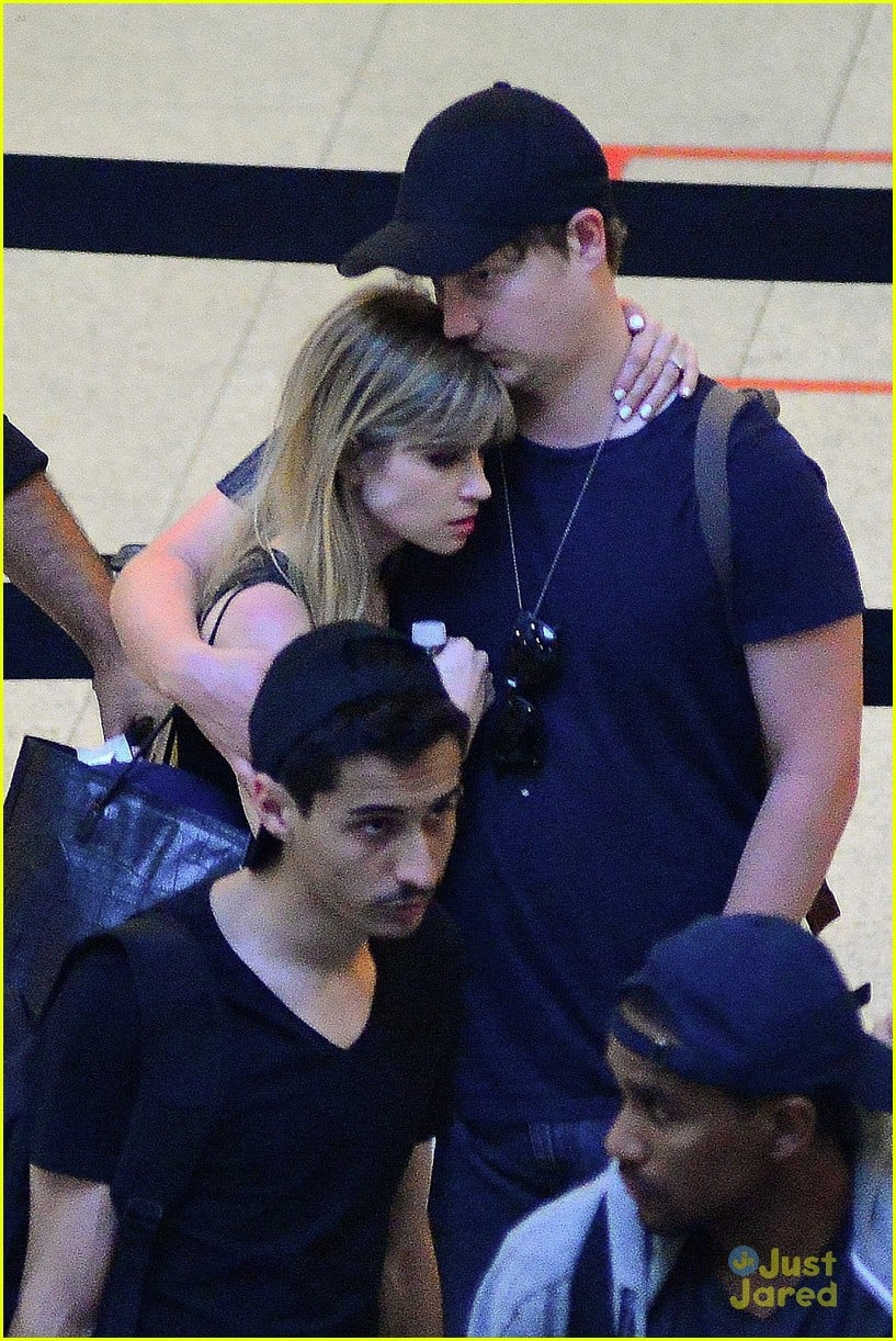 Carlson Young & Isom Innis Spend Some Time on The Beach in Rio | Photo ...