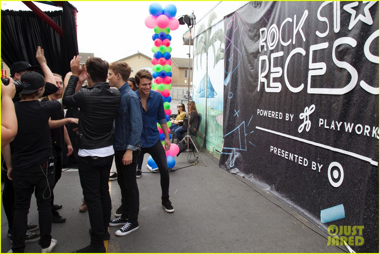 Forever in Your Mind Performs First 'Rock Star Recess' Concert! | Photo ...