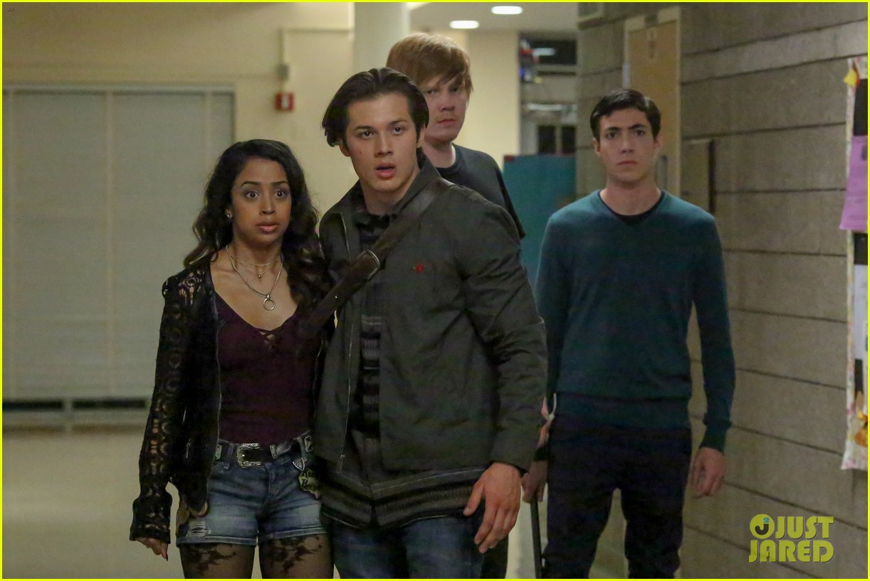 Mary Mouser Stars in Creepy New 'Freakish' Teaser - Watch Now ...