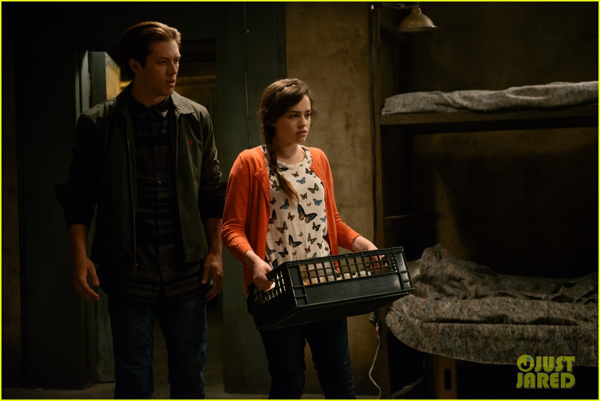 Mary Mouser Stars in Creepy New 'Freakish' Teaser - Watch Now ...