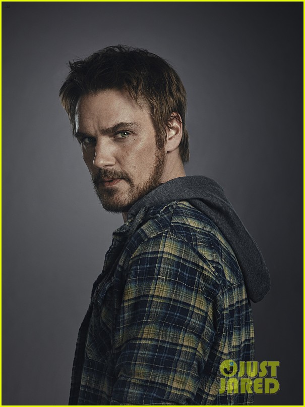 Peyton List & 'Frequency' Cast Star in New Character Images! | Photo ...