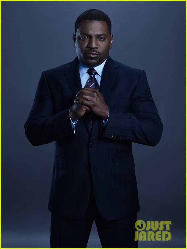 Peyton List & 'Frequency' Cast Star in New Character Images! | Photo ...